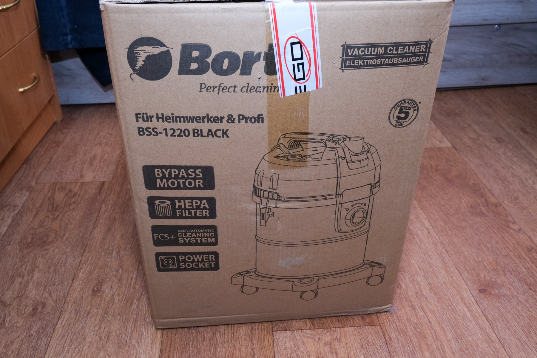 Обзор строительного пылесоса Bort BSS-1220 Black: мой опыт ...