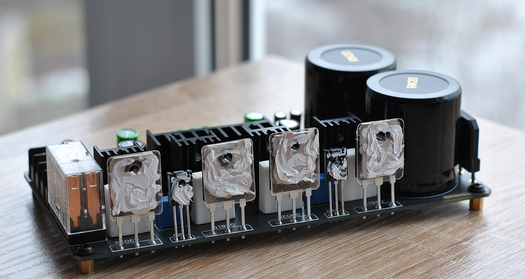 Обзор платы аудиоусилителя класса AB UPC2581V: темная лошадка / Аудио и ...