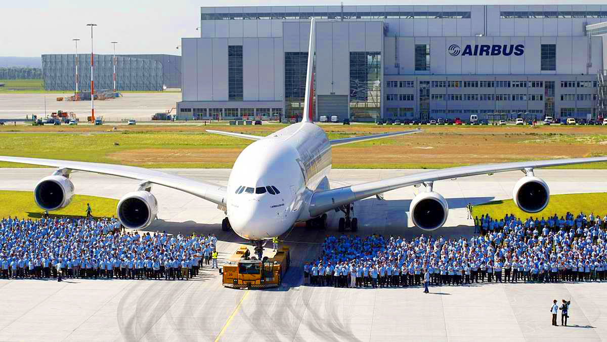 Как выглядит внутри самый большой в мире пассажирский самолет Airbus ...